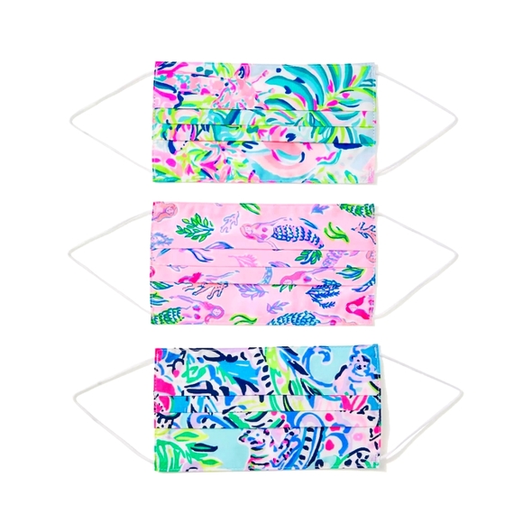 Lilly Pulitzer | Accessories | Lilly Pulitzer Chilly Lilly Face Mask ...